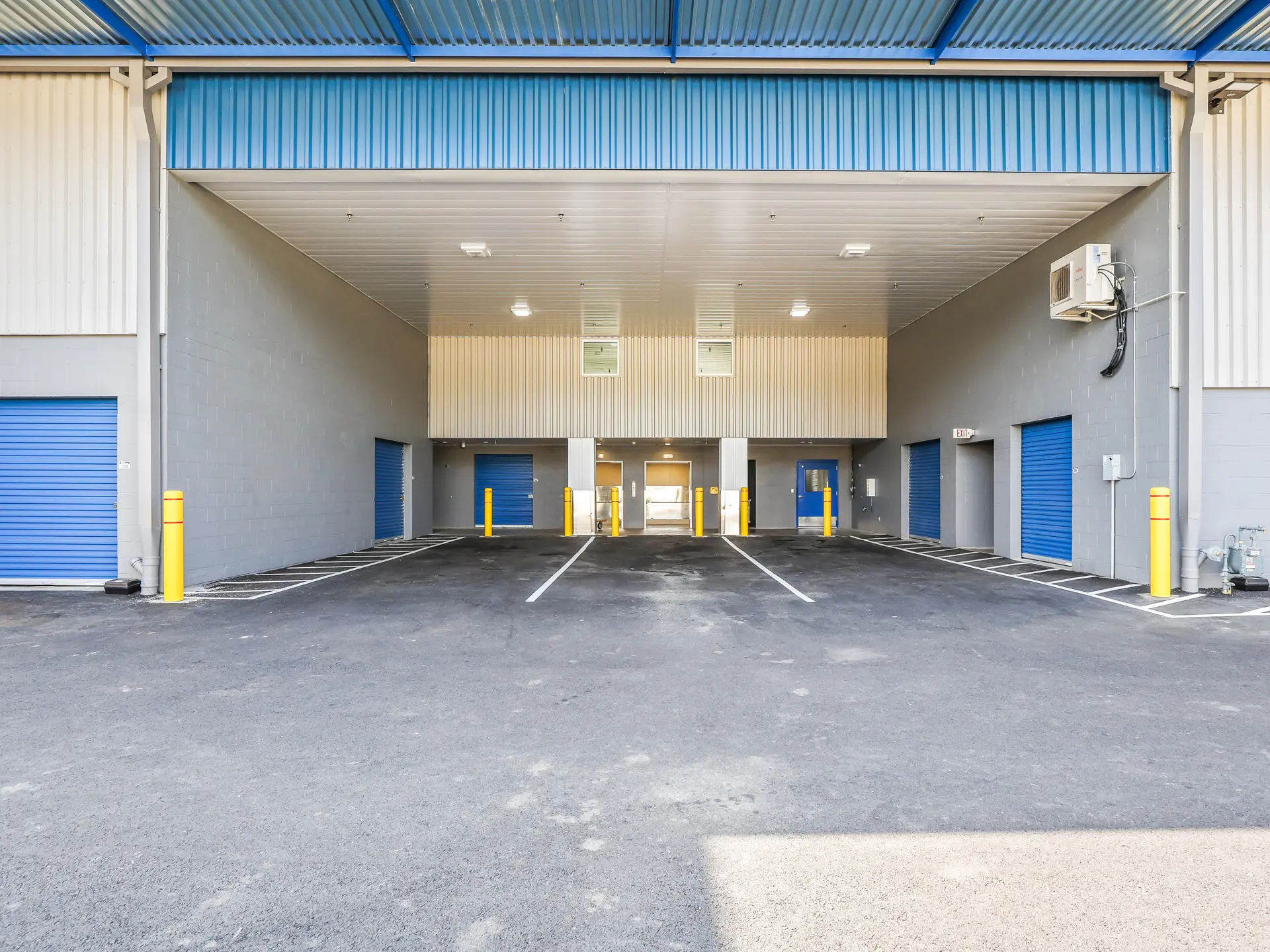 Storage Units in Portland, OR at 1530 NE 67th Ave | West Coast Self ...